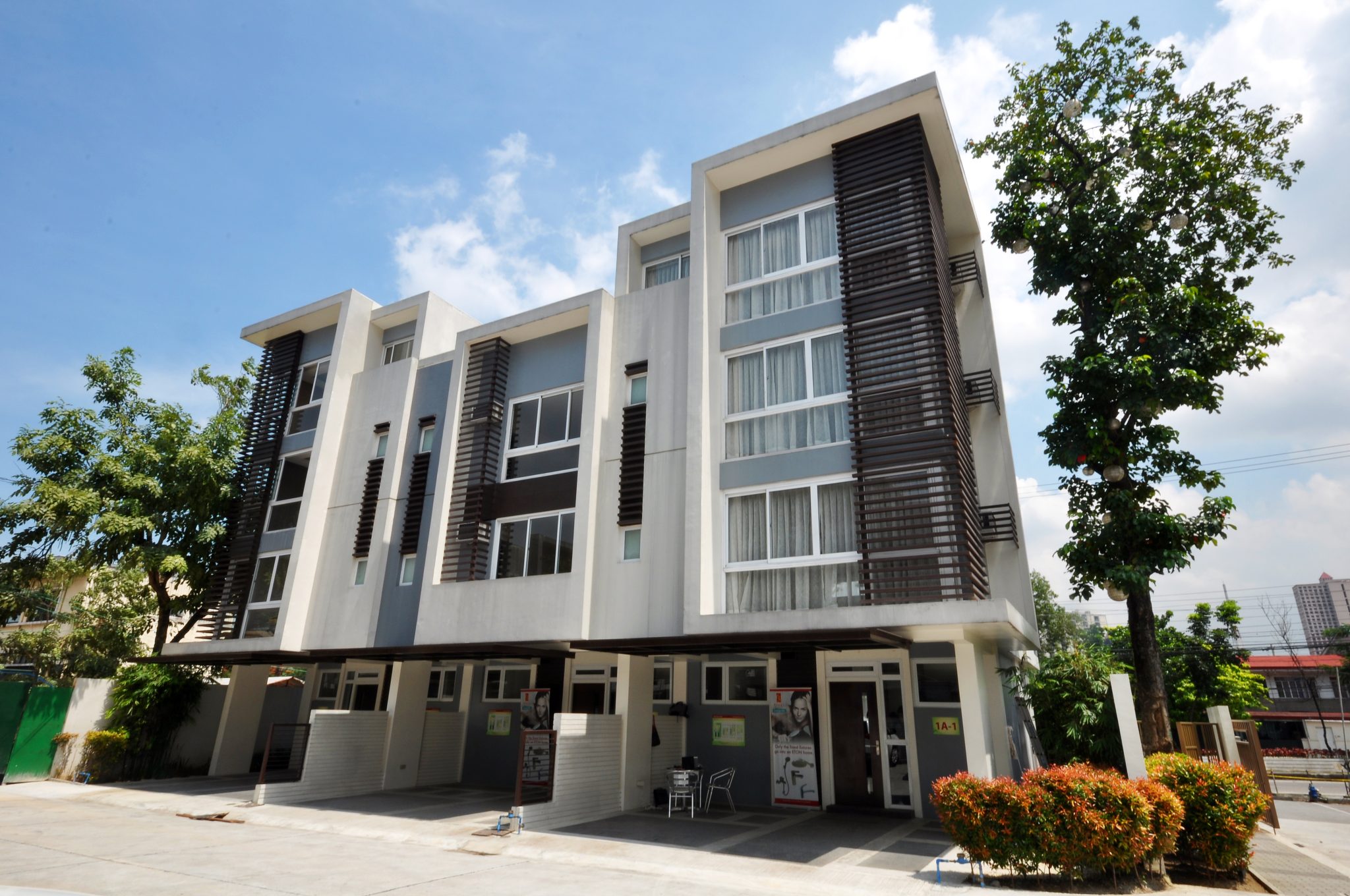 68 Roces, Quezon City - Eton Properties Philippines Inc.